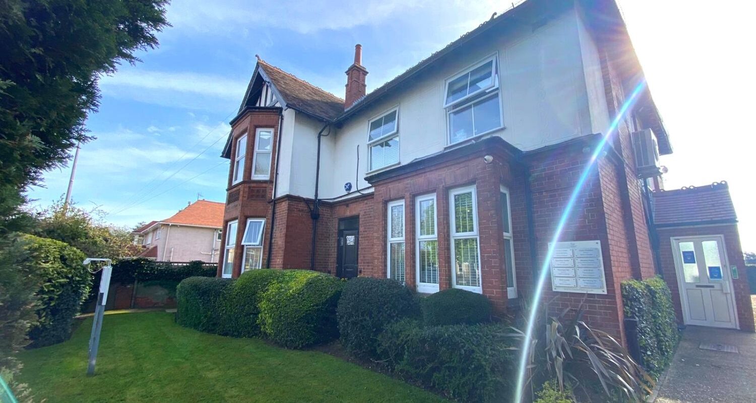 Dentist in Woburn Sands | Milton Keynes Dental Practice | 01908 282428